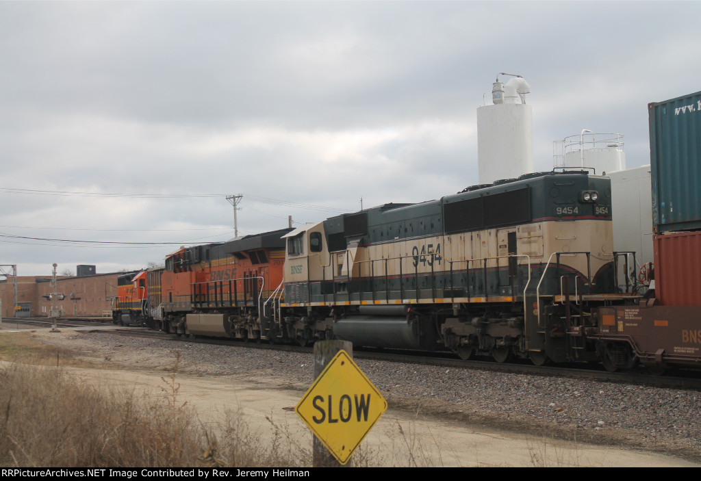 BNSF 2665 & others (2)